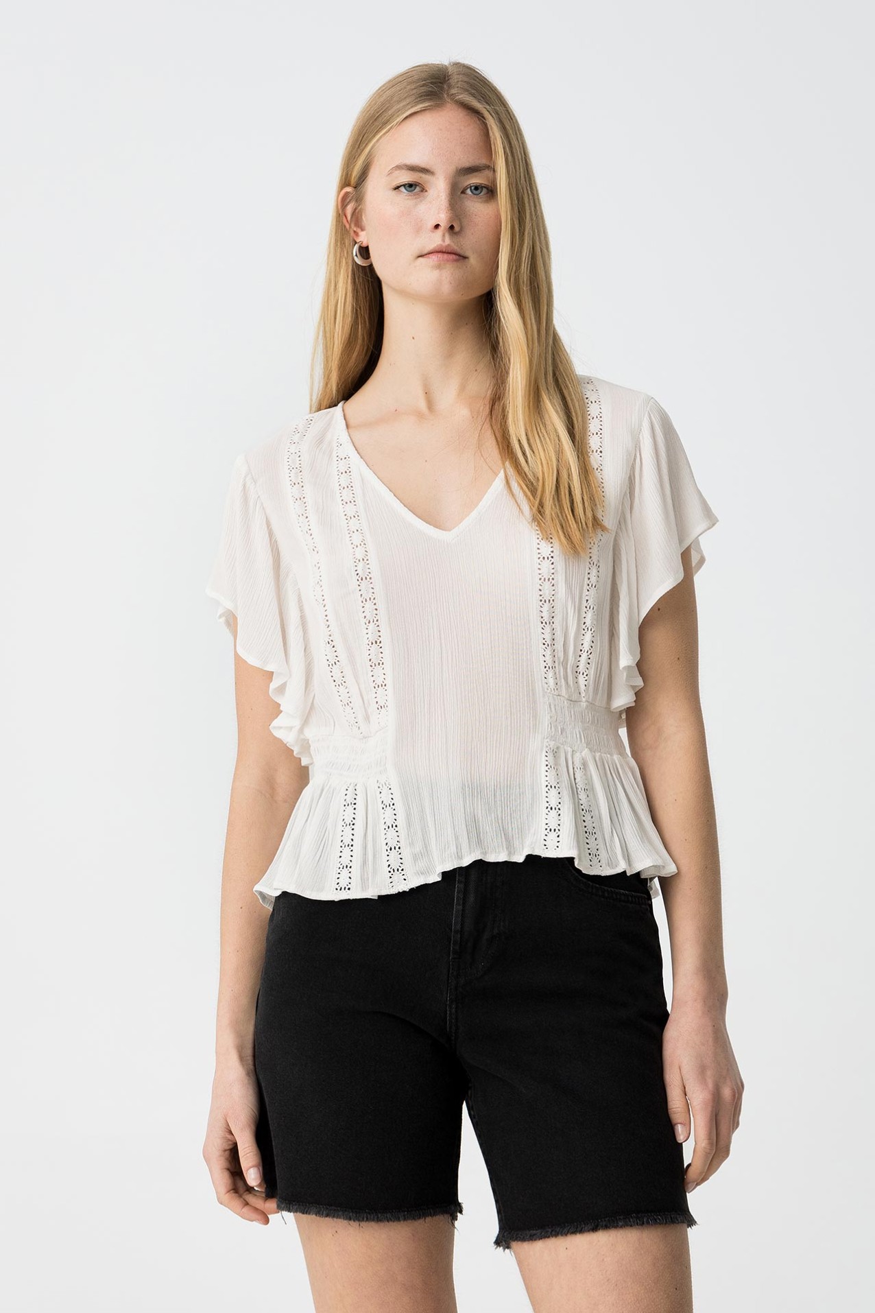 Blusa C/ Folhos e Renda - 10061113_110 | Tiffosi
