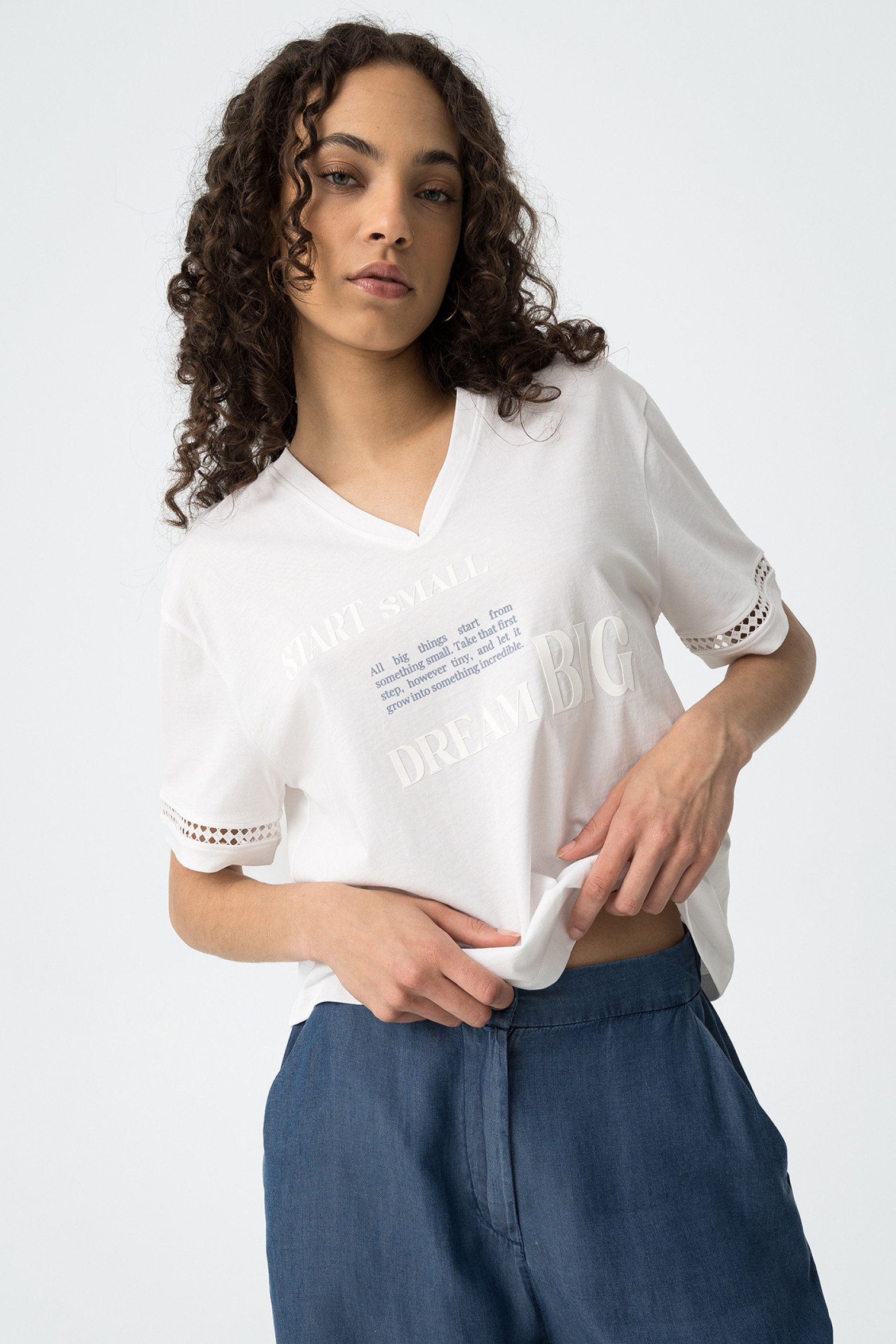 T-shirt com Estampado Frontal e Pormenor de Renda - 10063495_110 | Tiffosi