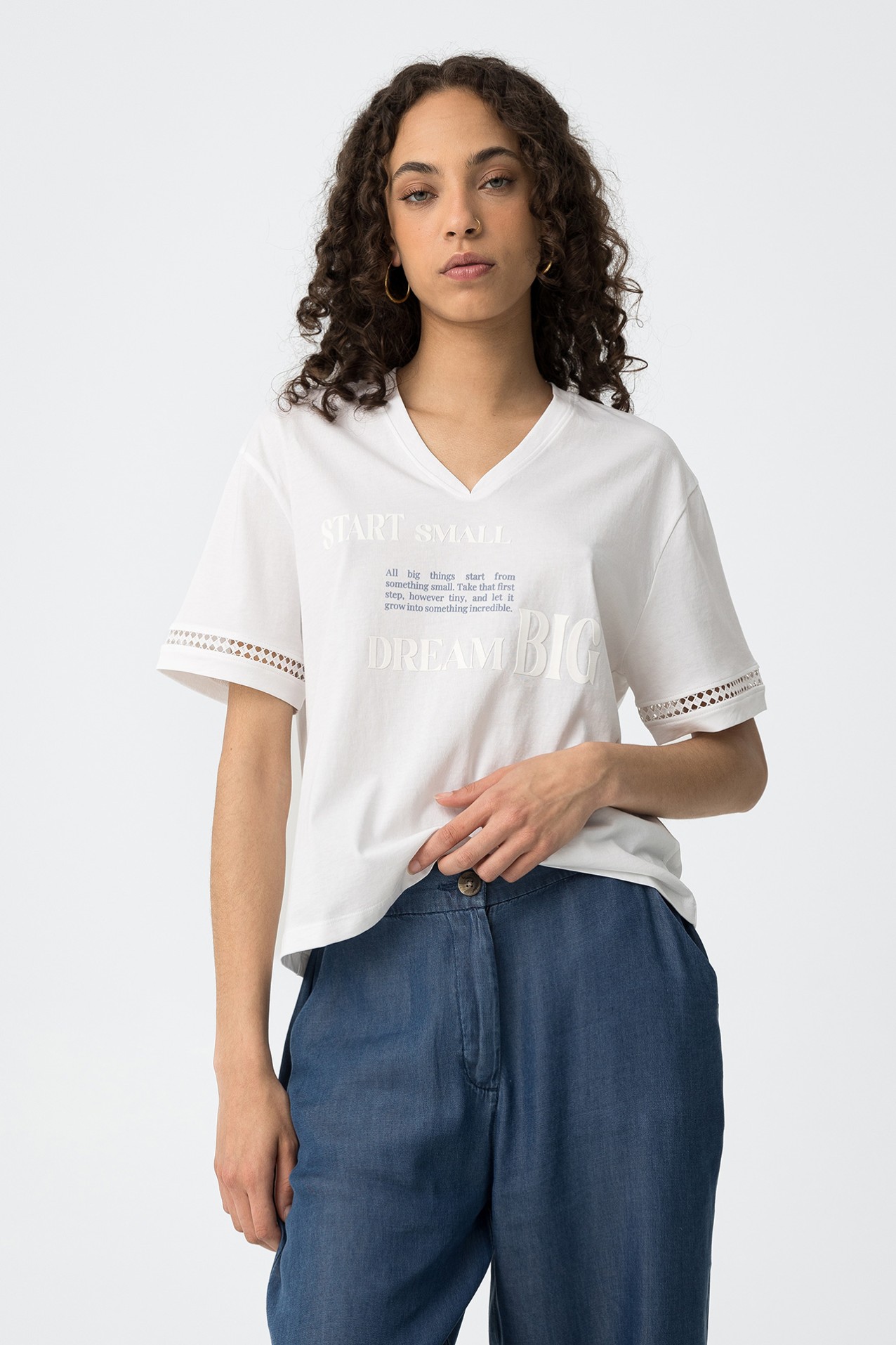 T-shirt com Estampado Frontal e Pormenor de Renda - 10063495_110 | Tiffosi