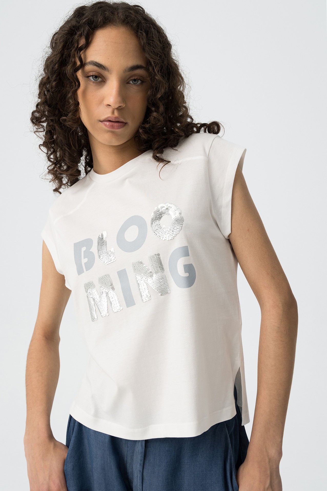 T-shirt Estampado Frontal com Lantejoulas - 10063496_110 | Tiffosi
