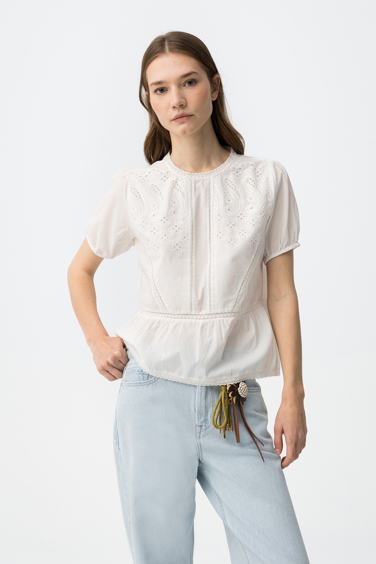 Blusa Branca com Bordados - 10065044_110 - Tiffosi