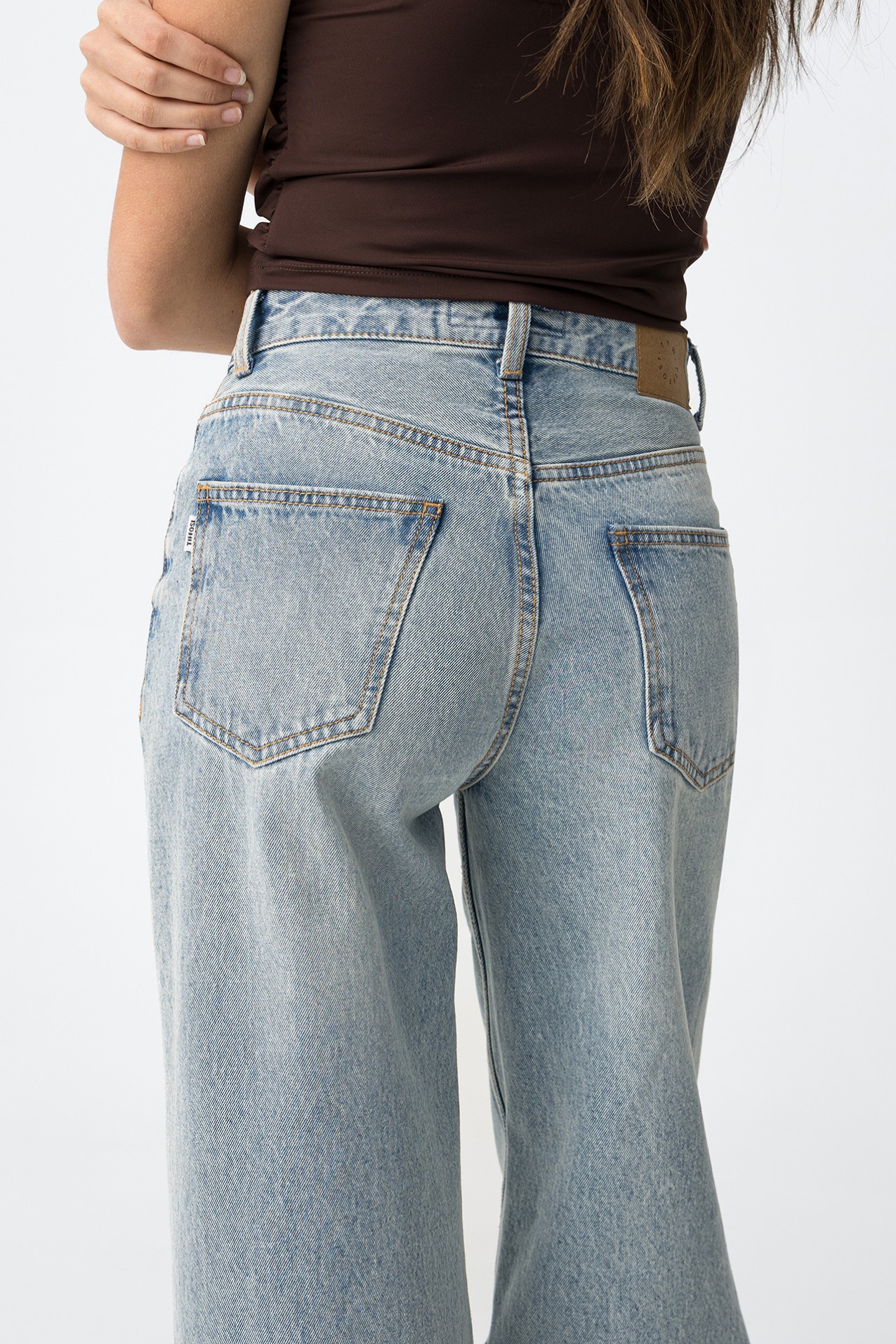 Jeans rectos azul claro - 10067526_C20 - Tiffosi
